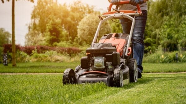 Topdressing Gains Ground as the Go-To Lawn Care Method