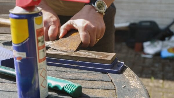 The Bushcrafter's Guide to Sharpening an Axe by Hand