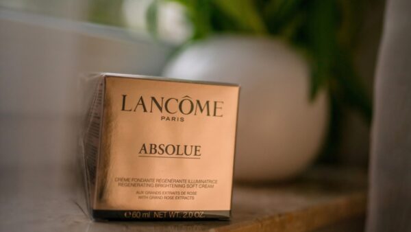 Perfumes That Made History: 17 Top-Selling Scents Worldwide