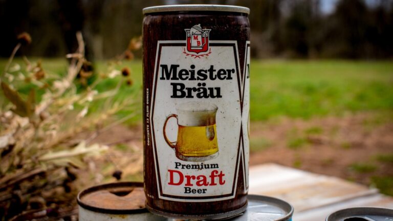 10 Classic Beers of Yesteryear That are No Longer Around