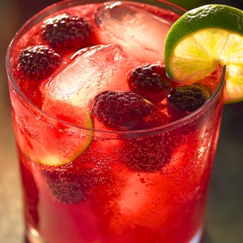 Light Berry Smash: A Vibrant & Easy-to-Make Drink