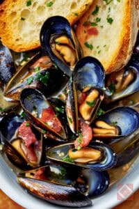 Quick & Easy 15 Min Mussels Recipe with Garlic Butter