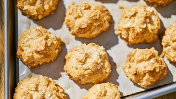 Cornflake Macaroons: Crispy, Chewy, and Straight Outta the Past