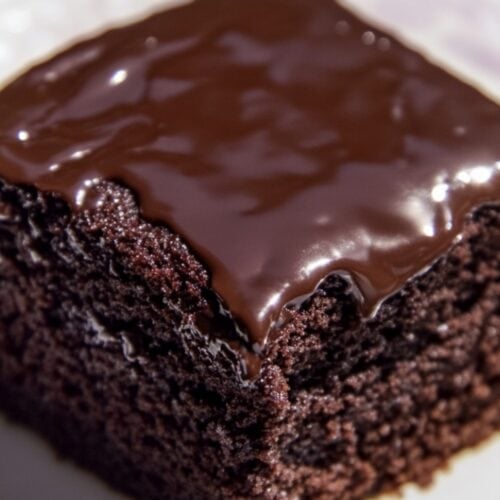 Wacky Cake: No Eggs, No Milk, Just Pure Chocolate Bliss